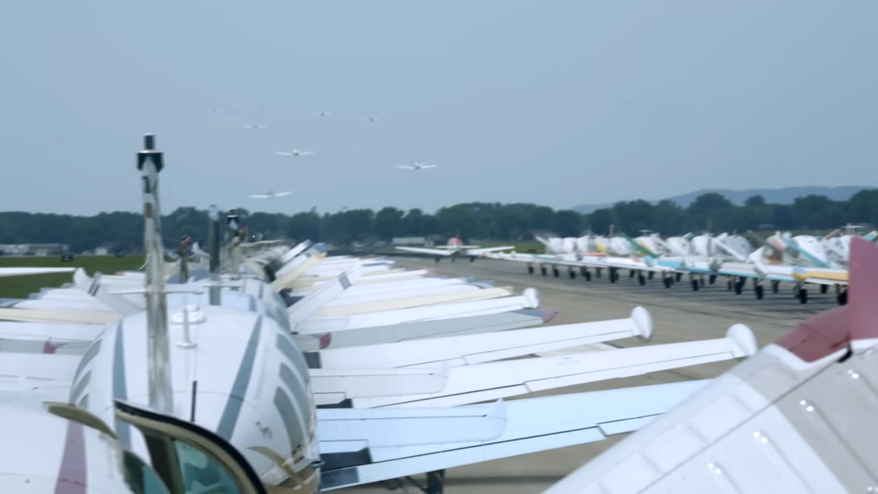Watch a 109-Plane Formation Get an Unexpected Intercept