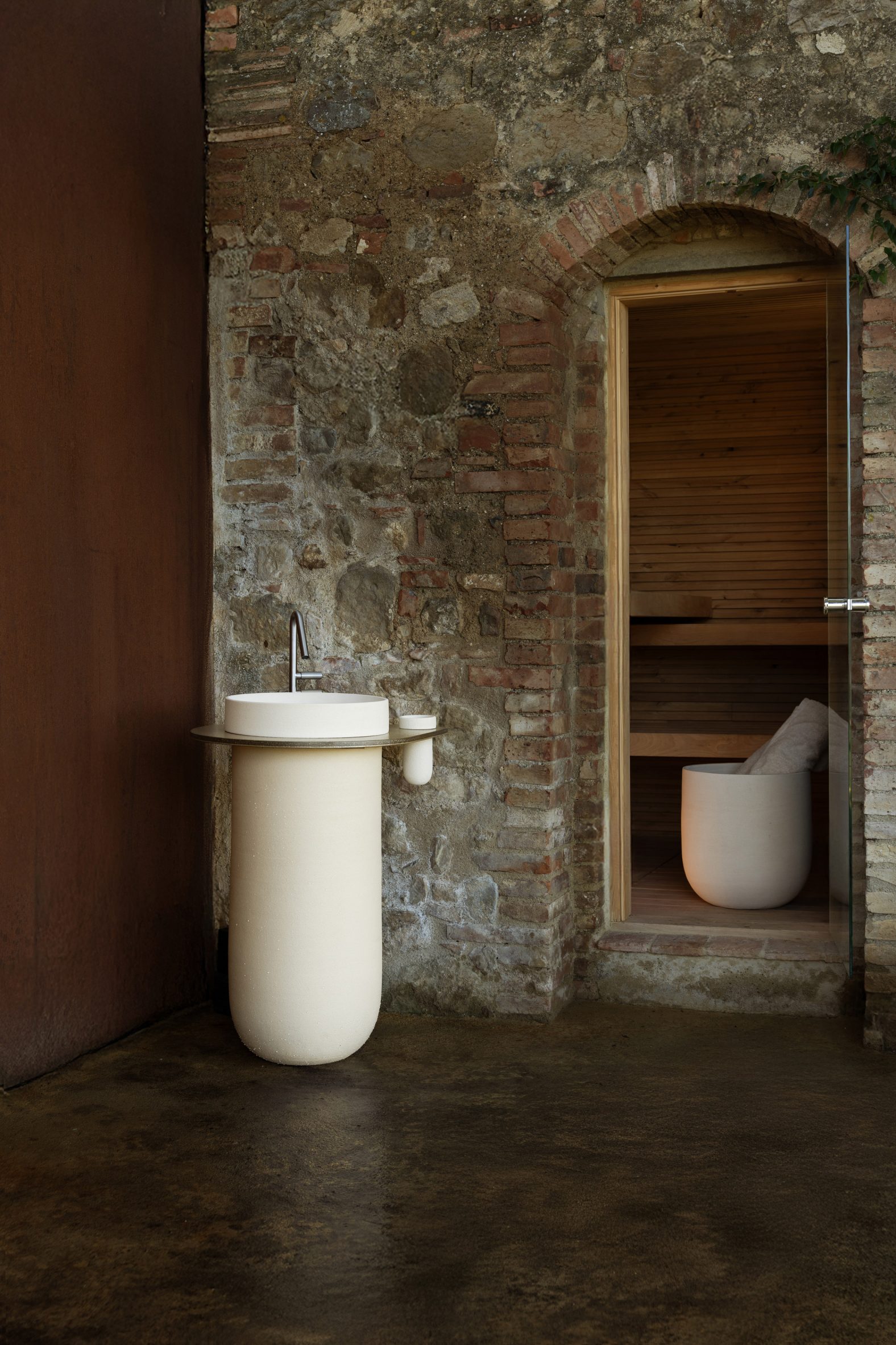LuneUp freestanding H2O basin by Emanuel Gargano for Terzofoco