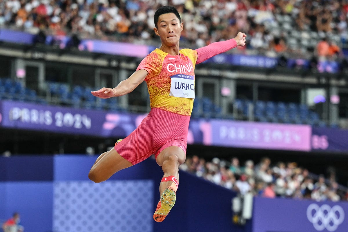 Unas cámaras de seguridad salvan al campeón mundial de longitud Jianan Wang de una sanción por ...