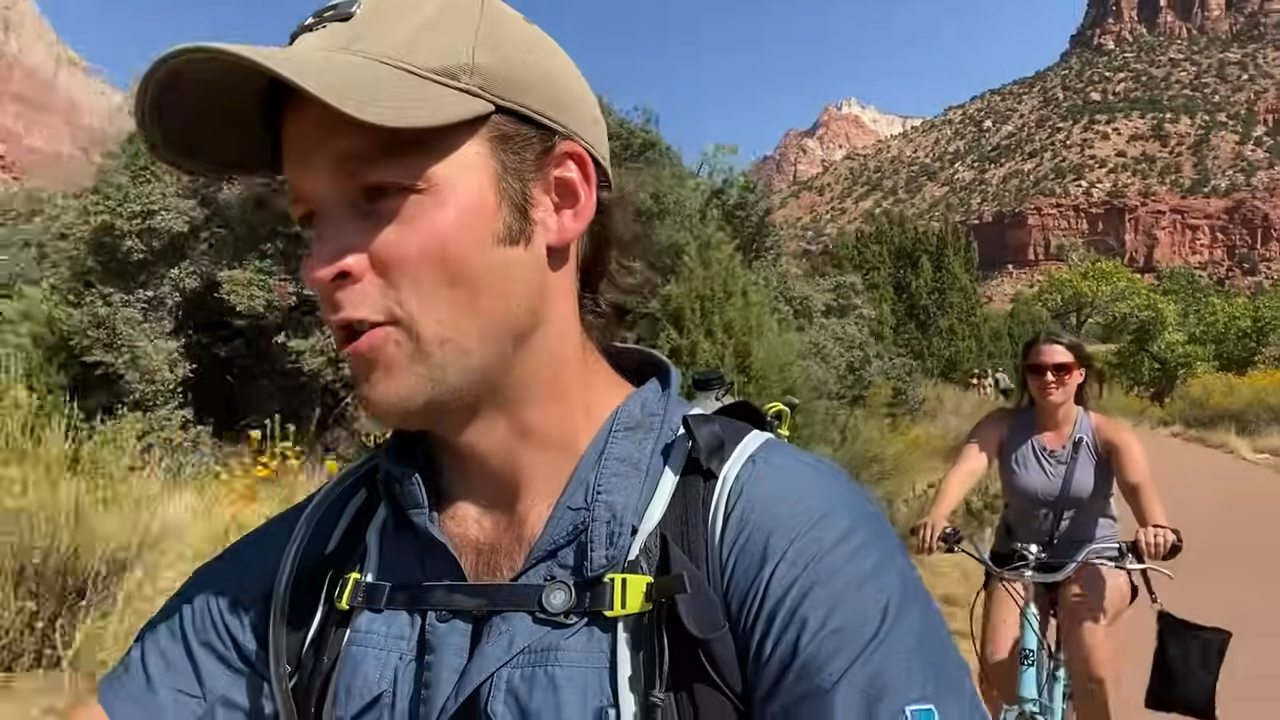 9 crucial travel essentials I never leave home without