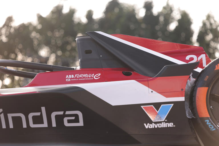 Mahindra M12 Electro unveiled in India: Meet the new Formula E racing ...