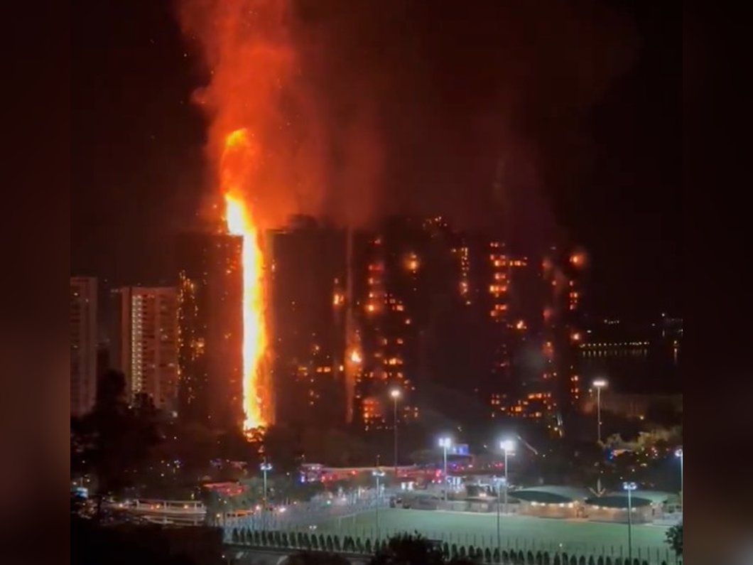 Massive high-rise fire kills four people in Hong Kong