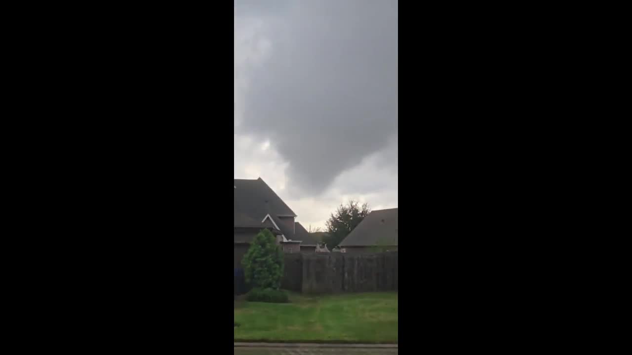 Developing tornado captured in Spring, Texas, USA