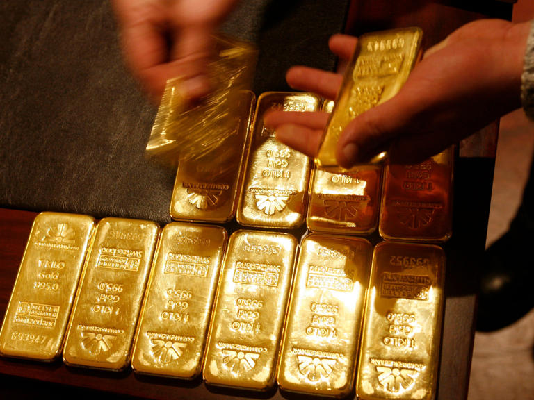 Why gold prices could soar another 20% next year, according to top Wall ...