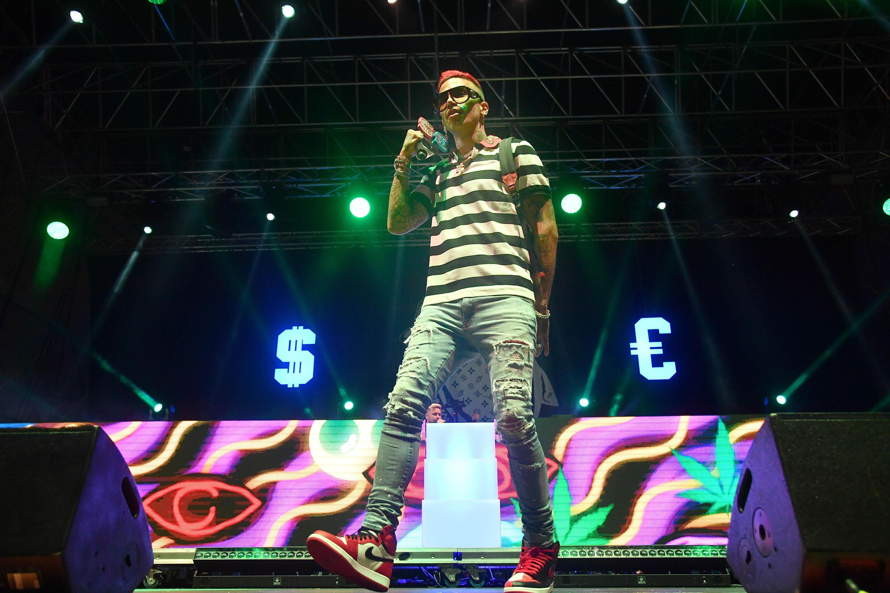 Sfera Ebbasta, festa a San Siro per 10 anni di carriera