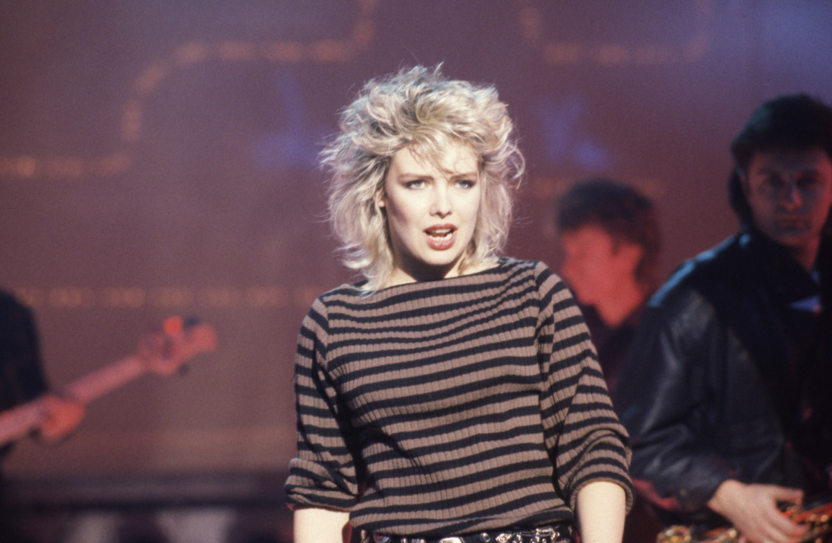 ‘Kids In America’ Singer Kim Wilde, 65, Looks Ageless on Berlin Stage ...