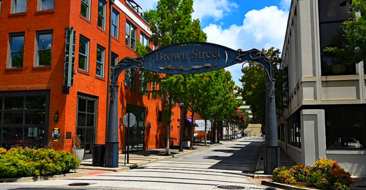 14 Small U.S. Towns With Big-City Perks