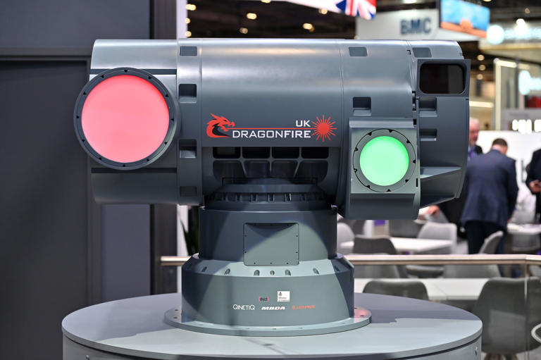 This newly-tested military laser weapon called DragonFire absolutely ...