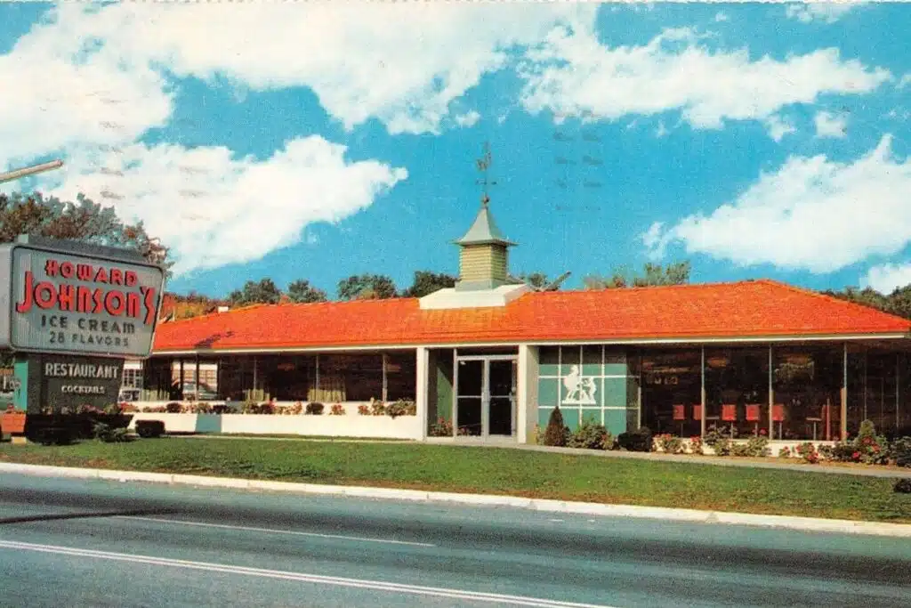 Remember These 10 Fast Food Chains? They’re Gone, But We’re Still Mourning