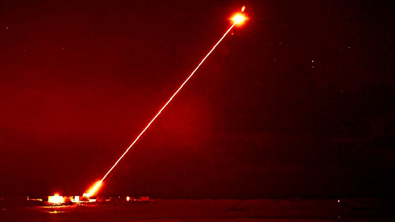 This newly-tested military laser weapon called DragonFire absolutely ...