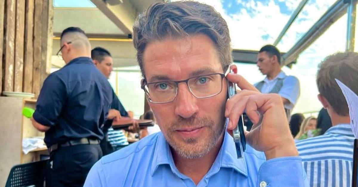 'Seeking Sister Wife' Star Garrick Merrifield Faces a Serious Charge ...