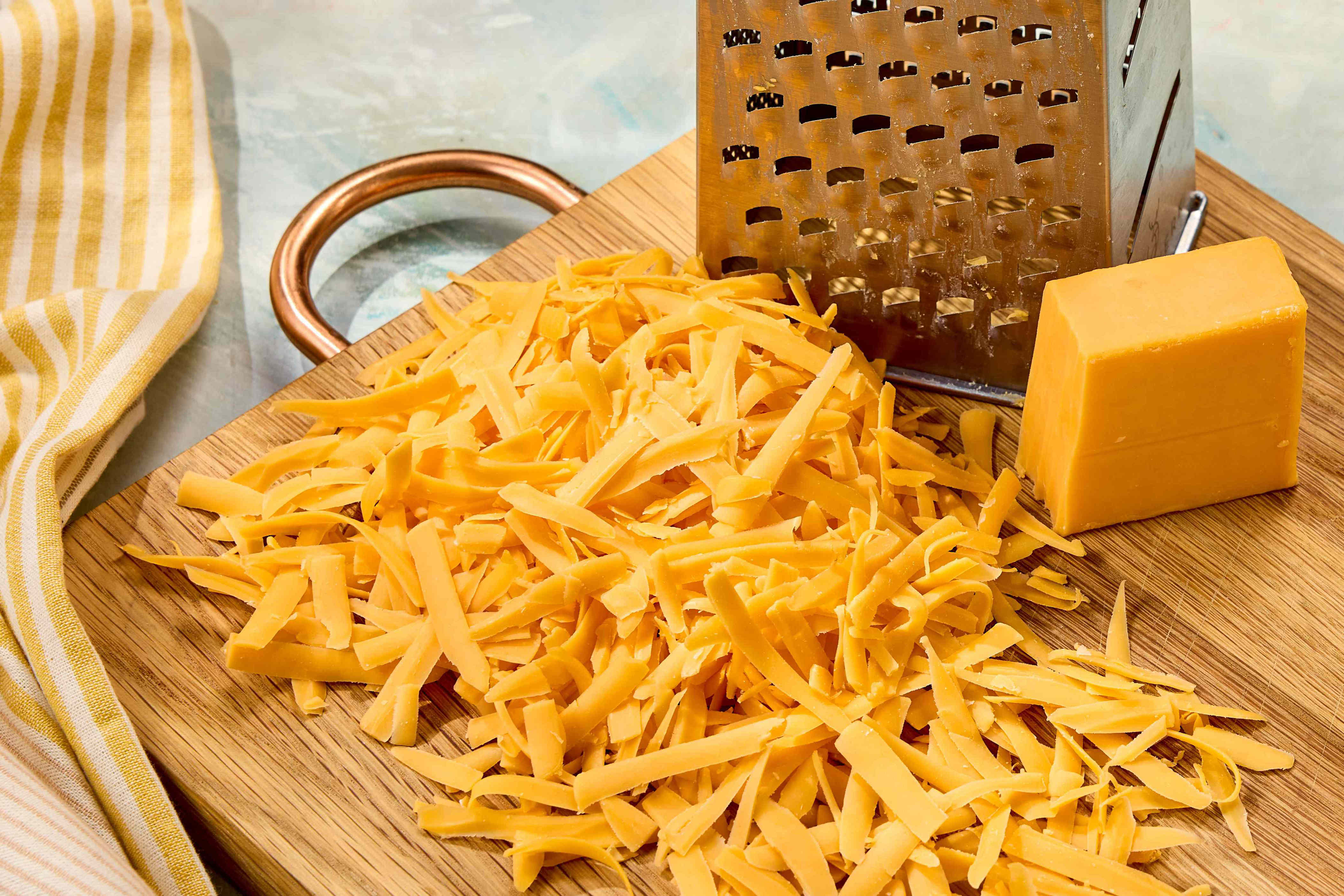 Do white and yellow cheddar actually taste different?