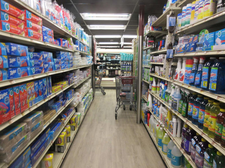 Walmart Is Becoming the Default Grocer for All Income Levels, Customers Say