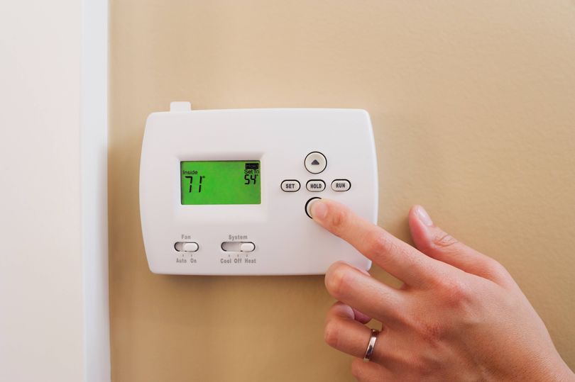 Experts share ideal temperature to reduce heating bill by 15% ahead of ...