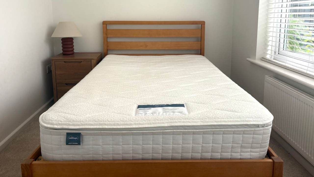 Silentnight Newbury 1000 Pocket Eco Pillow Top Mattress review: a ...