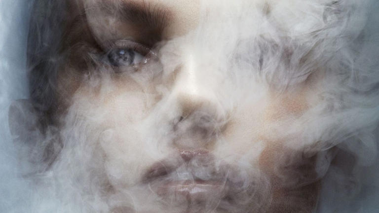 Palo Santo : à quoi sert le bois sacré et comment l’utiliser en rituel ...