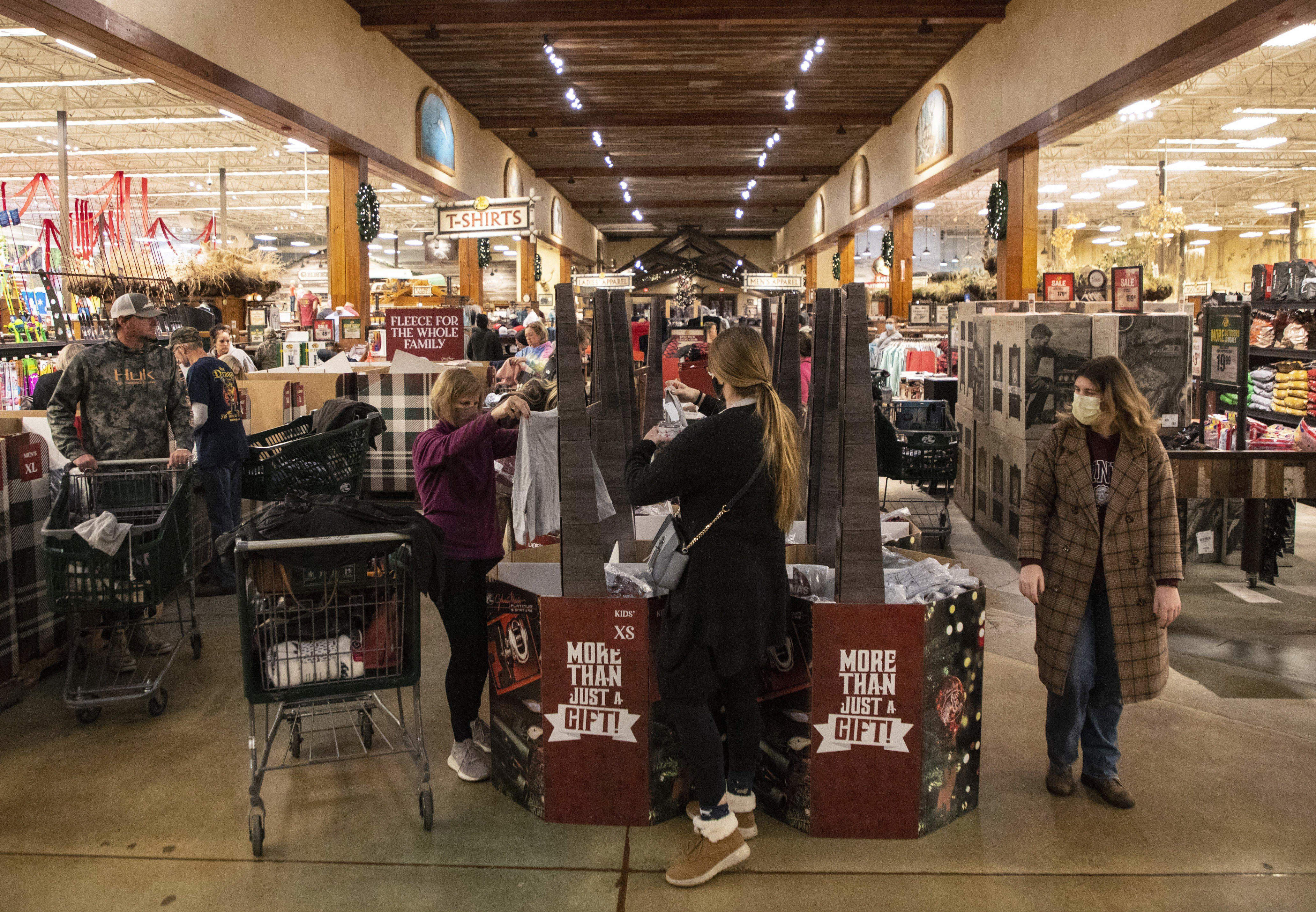 How early are stores open Black Friday? 2025 shopping hours in the Triangle