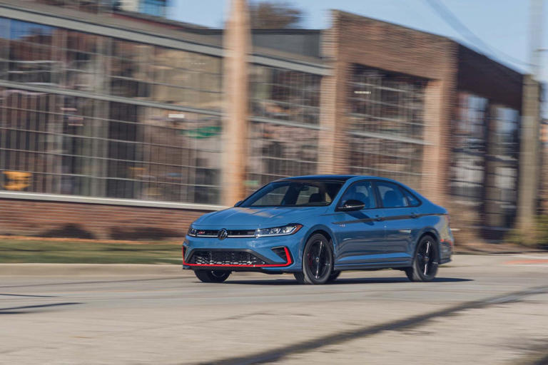 Volkswagen will stop selling cars with manual transmissions in the US ...