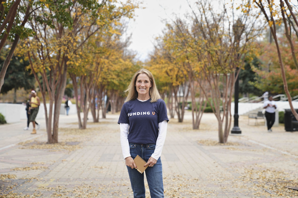 MacKenzie Scott's college roommate once loaned her $1K. Now it's the ...