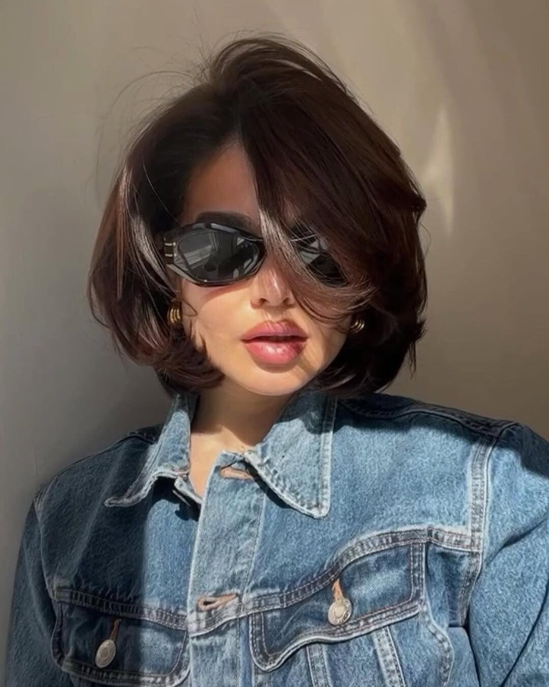 Mob Wife Hair: Το κούρεμα που επιστρέφει δυναμικά και αλλάζει όλα όσα ...