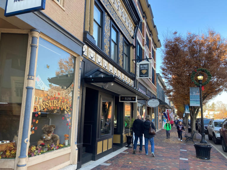 History, hospitality and holiday magic: The Golden Lamb and Lebanon ...