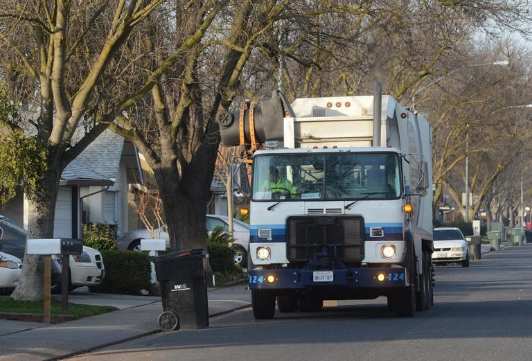 Is there trash pickup on Christmas? New Year's? What to know in ...