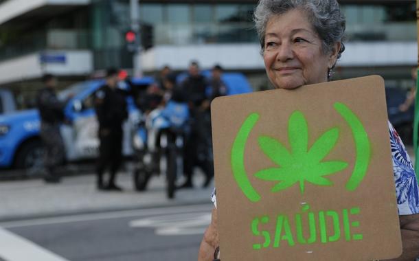 Marcha em São Paulo pede legalização da maconha