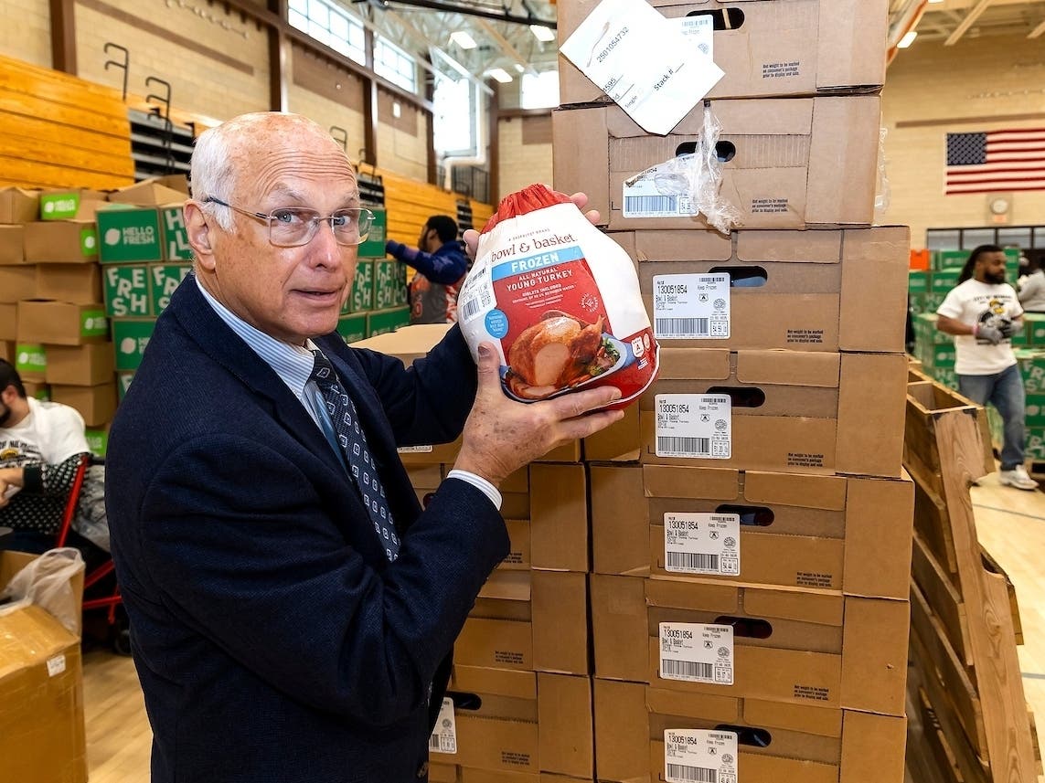 Supermarket In The Caldwells Donates Hundreds Of Turkeys For ...