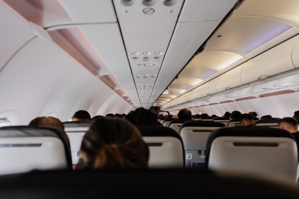7 things you should never do on a plane