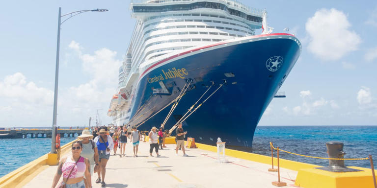 Carnival, NCL and Royal Caribbean have Cyber Monday cruise sales. But ...