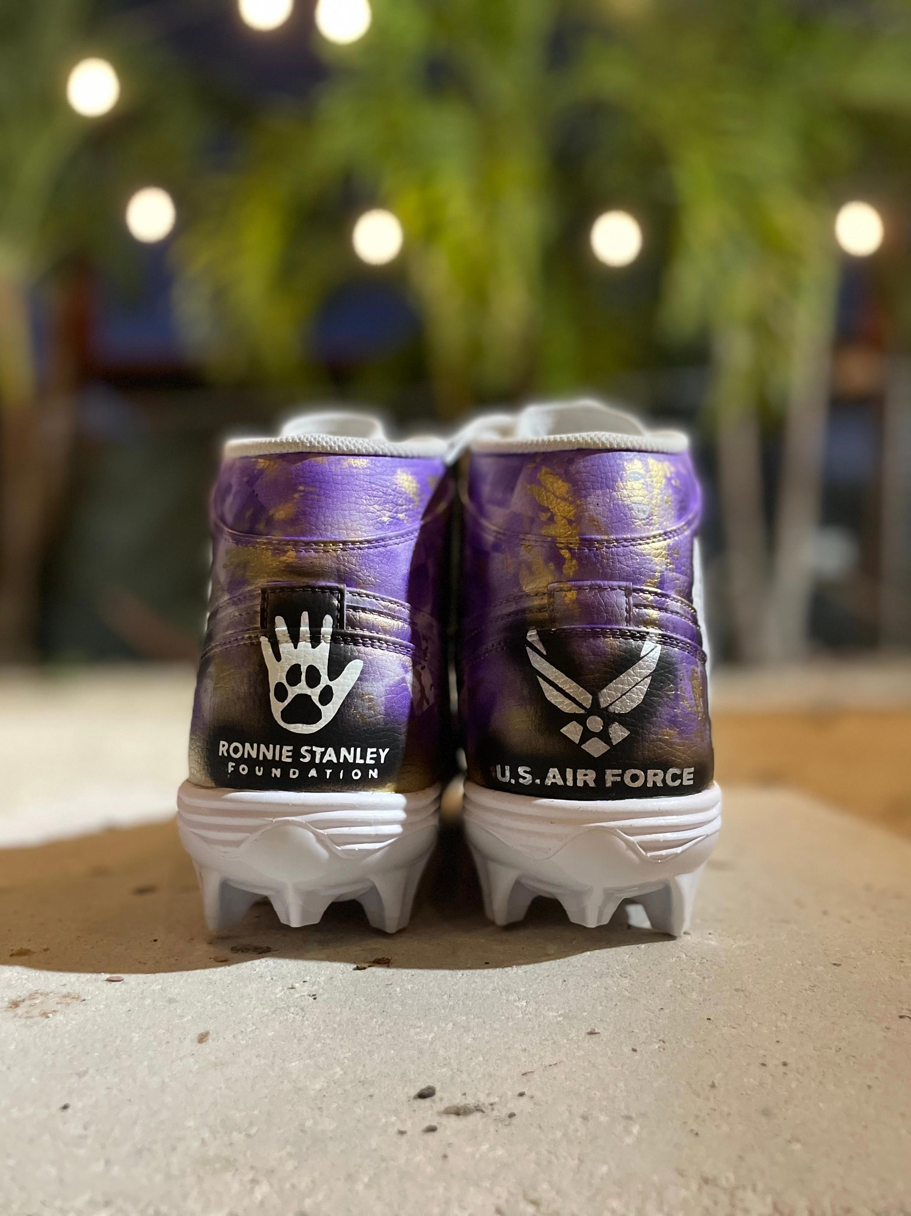 Ravens' Ronnie Stanley unveiled custom cleats honoring K9s for Warriors