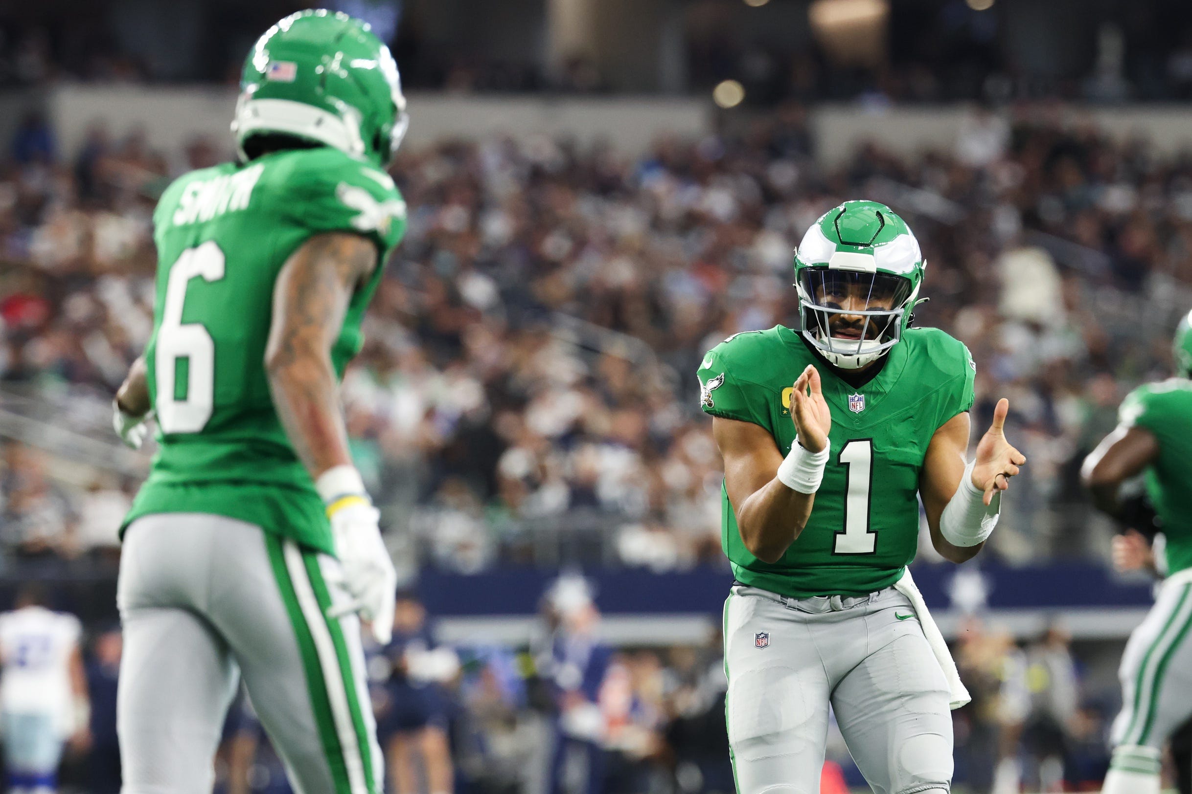 DeVonta Smith missed 2nd straight practice with a chest/shoulder injury