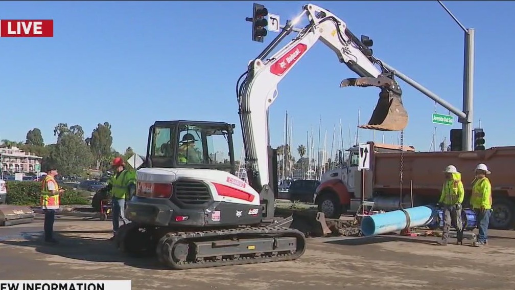 Water main break in Coronado impacts traffic