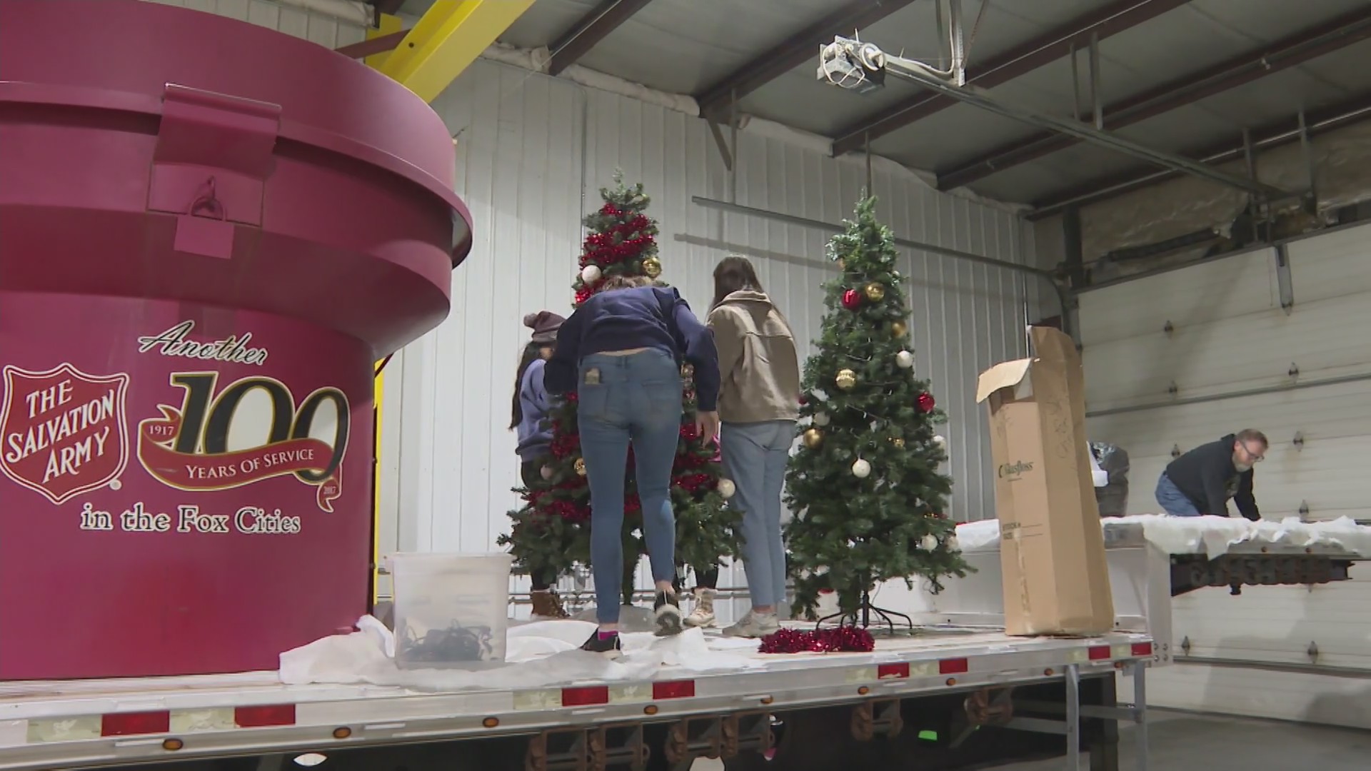 Behind the scenes look at Salvation Army float for Appleton Downtown ...