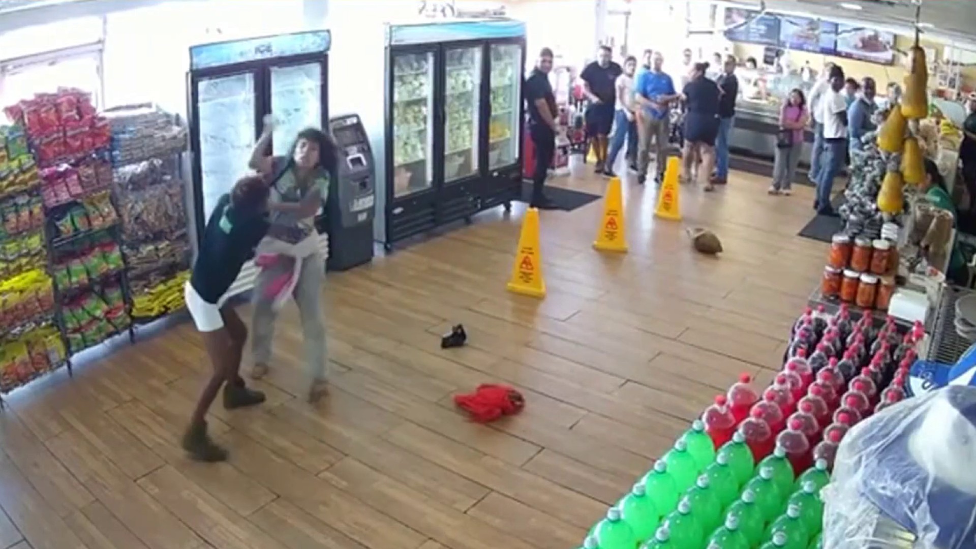 Video shows fight inside North Miami restaurant, 1 hospitalized after ...