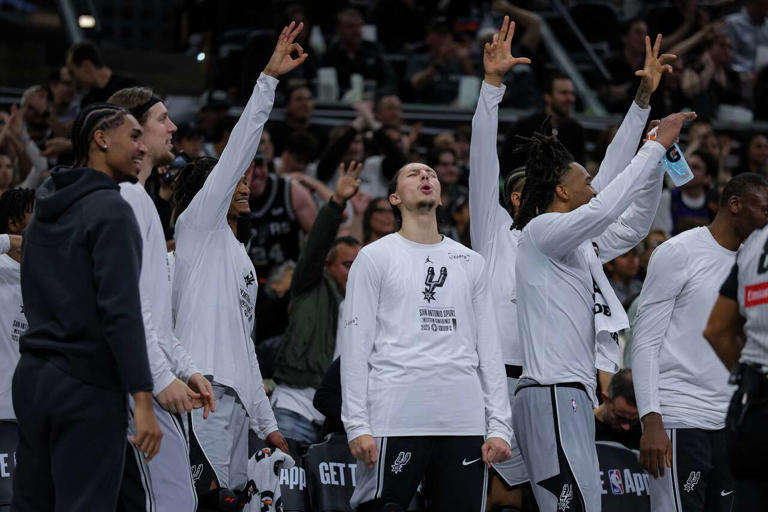 How Lindy Waters' Native American heritage shapes his views on Thanksgiving