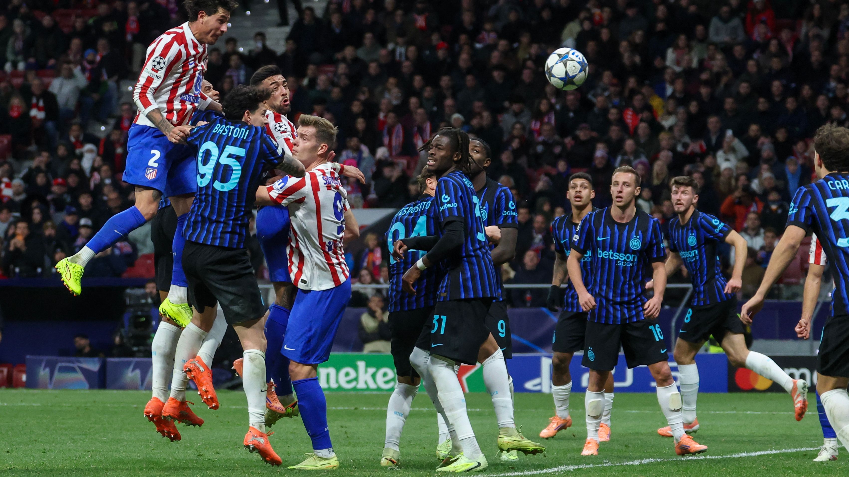 Di Canio accusa Barella sul goal di Gimenez: "Poteva esserci anche ...