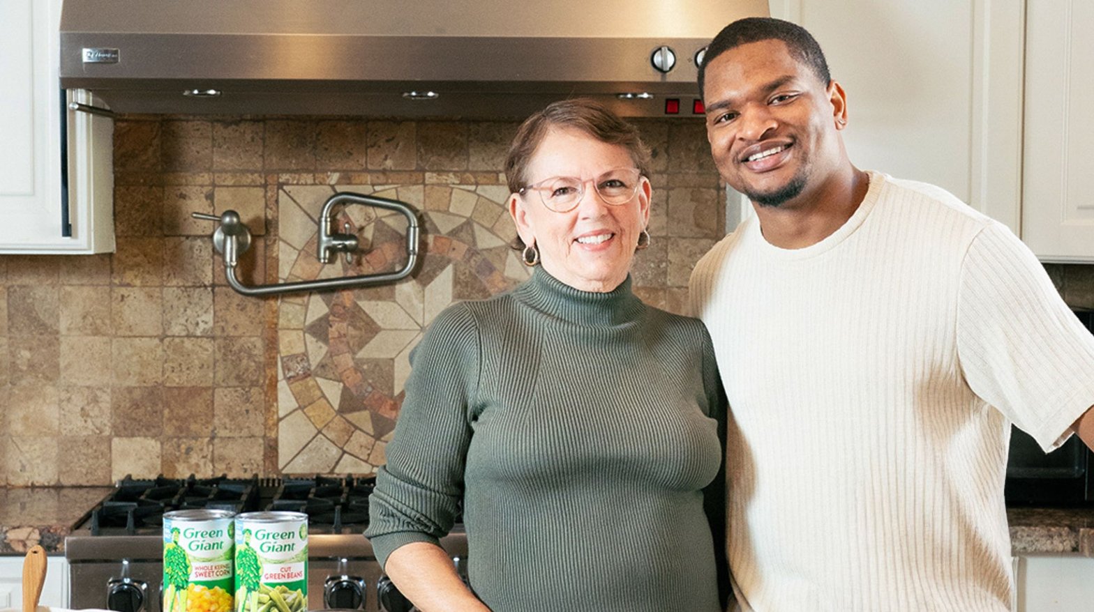 Jamal Hinton And Wanda Dench, 10 Years After Viral Thanksgiving Post ...