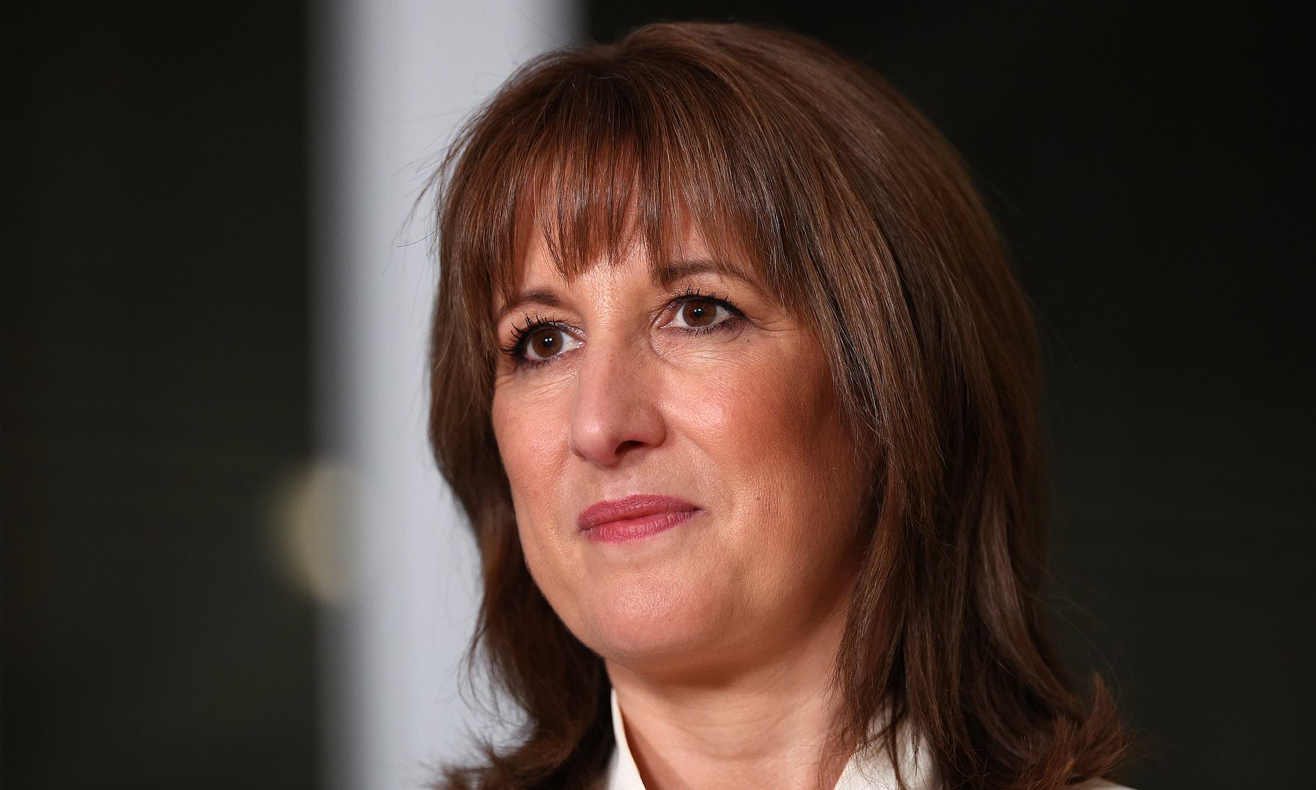 Reeves blasted over business rates blunder: Small firms face BIGGER ...