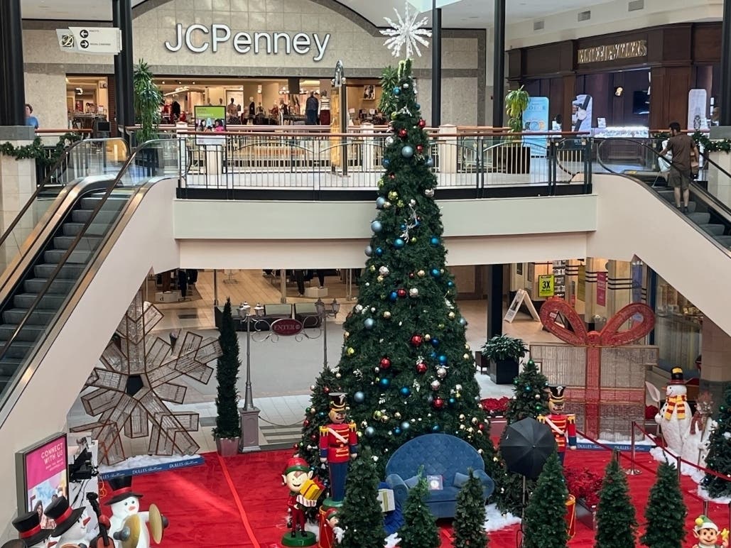 Black Friday Hours 2025: When Malls Will Be Open In Northern Virginia