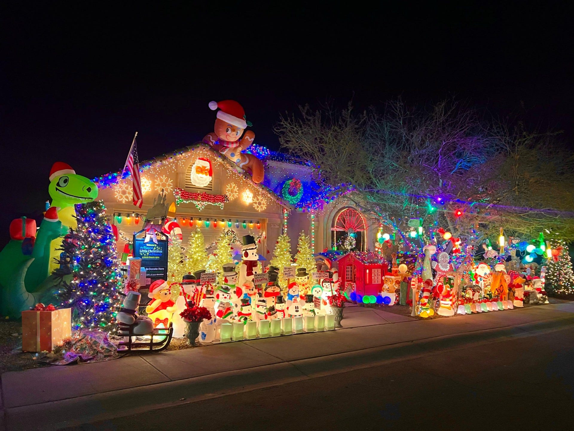 What restrictions can your HOA put on holiday lights and decorations?
