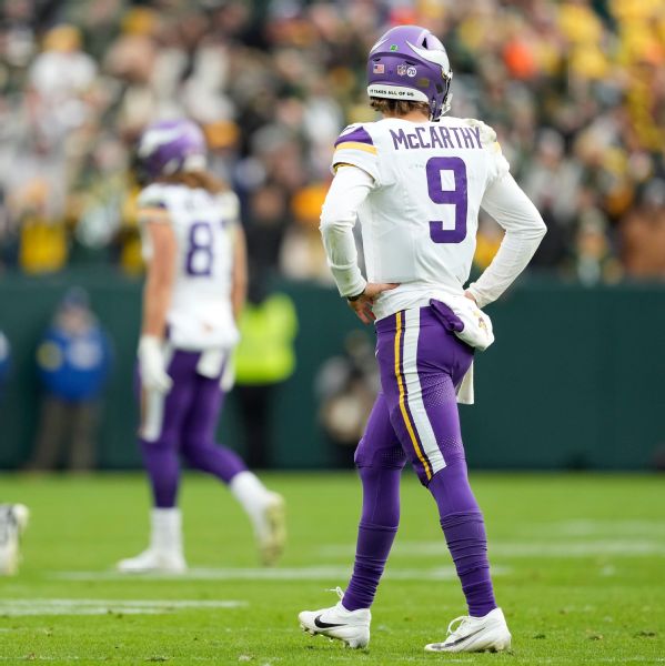 Vikings' Justin Jefferson, Aaron Jones back J.J. McCarthy
