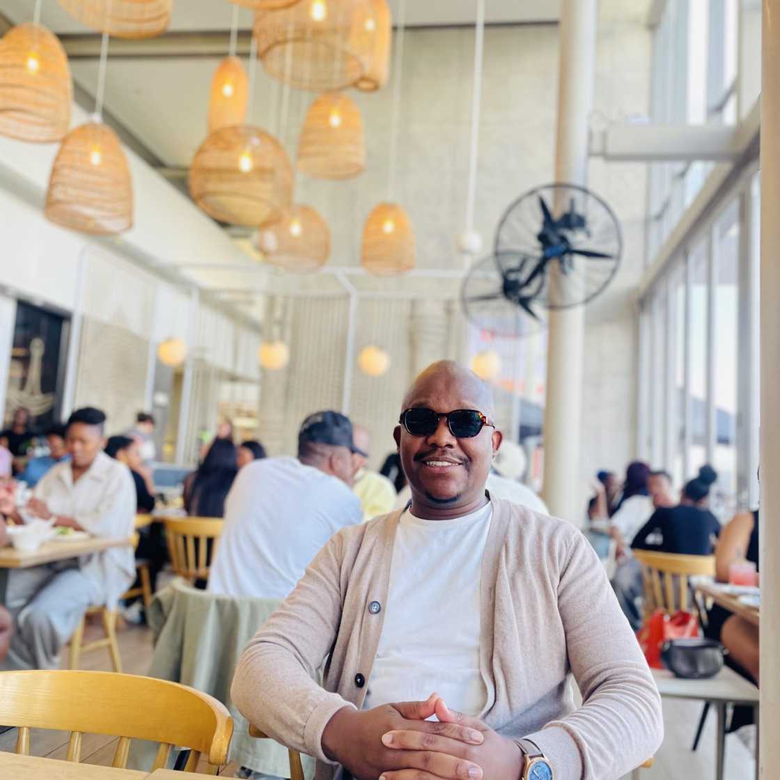 "Life saver": Man promises to buy groceries in January, showcases ...