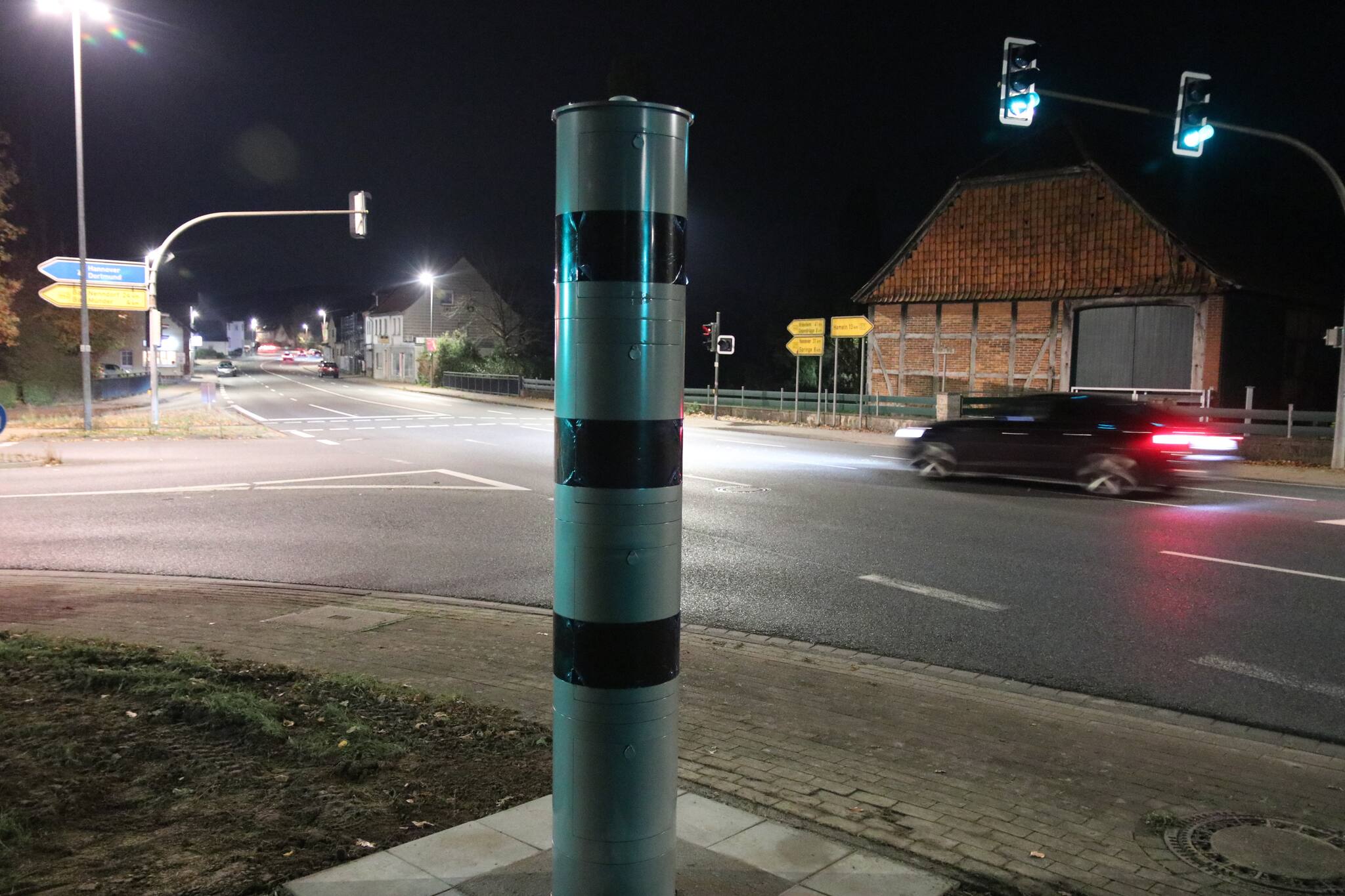 B217: Neuer Blitzer nimmt ab sofort Temposünder ins Visier