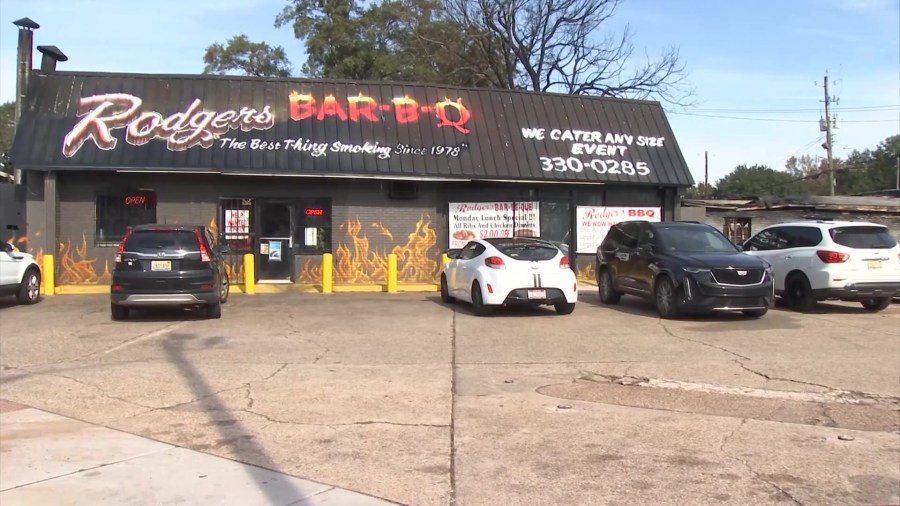 Rodgers BBQ in Mobile reopens after fire hits nearby building