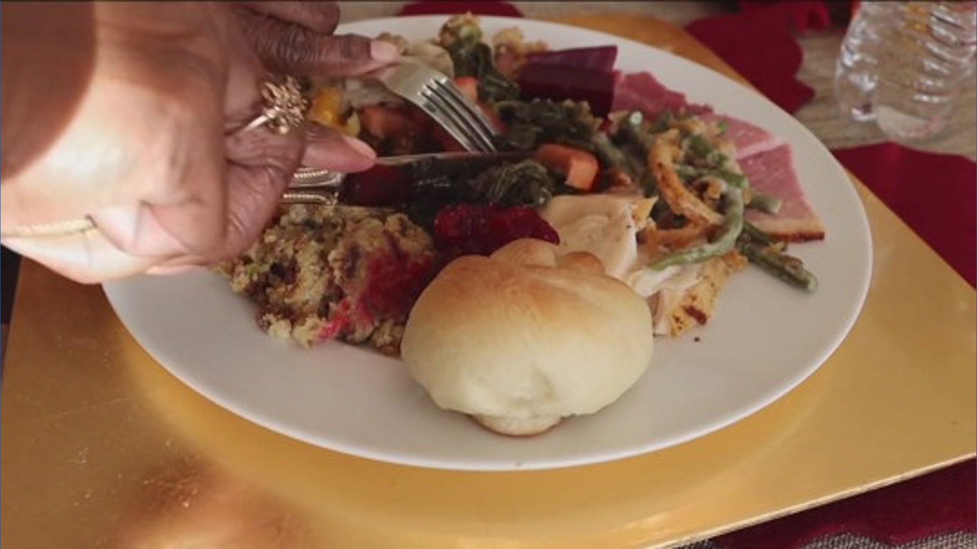 Nutritionist offers tips on how to recover after Thanksgiving