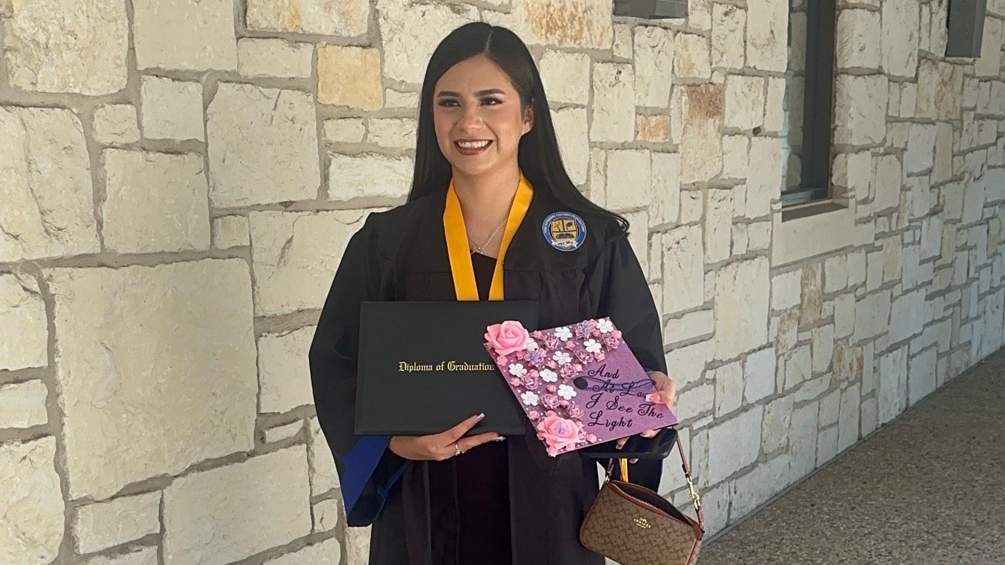 Babson student heading to Texas for Thanksgiving surprise deported to ...