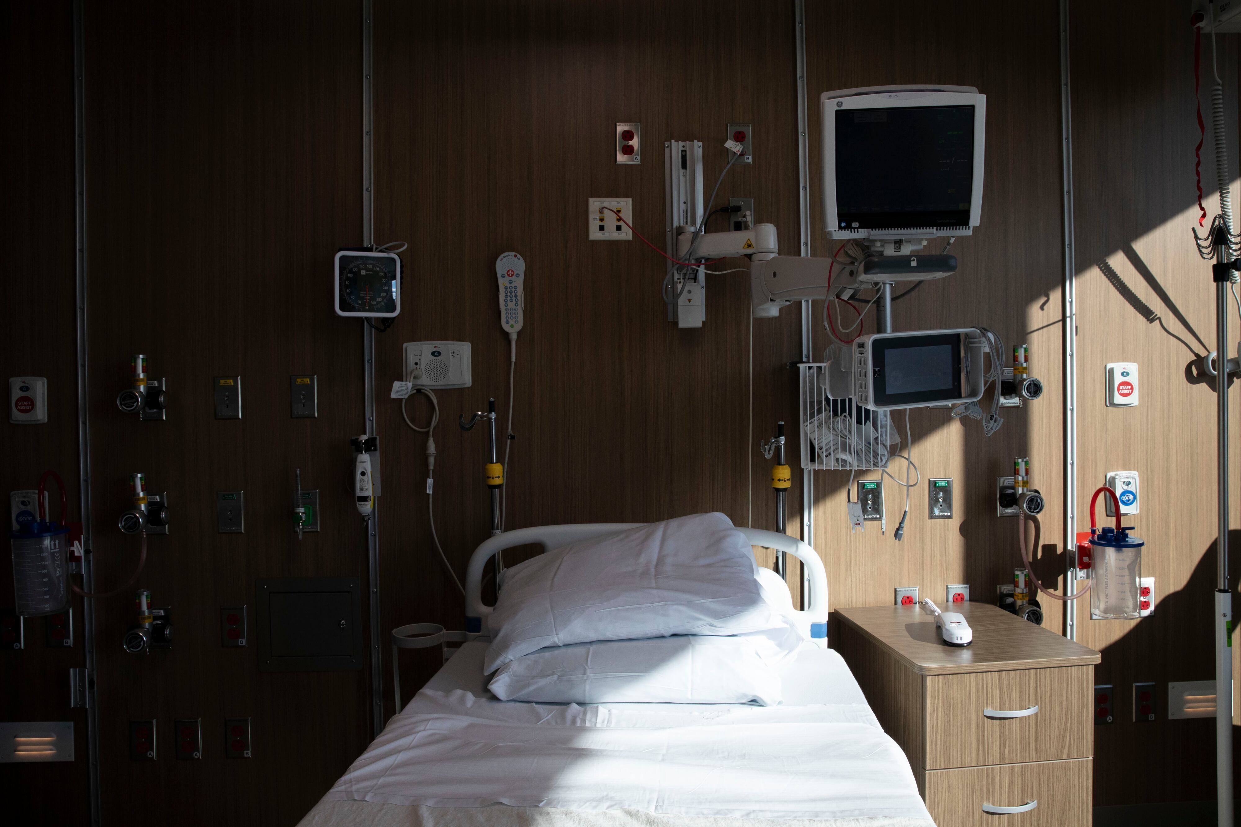 Michigan Medicine welcomes first patients to new $920M hospital in Ann ...