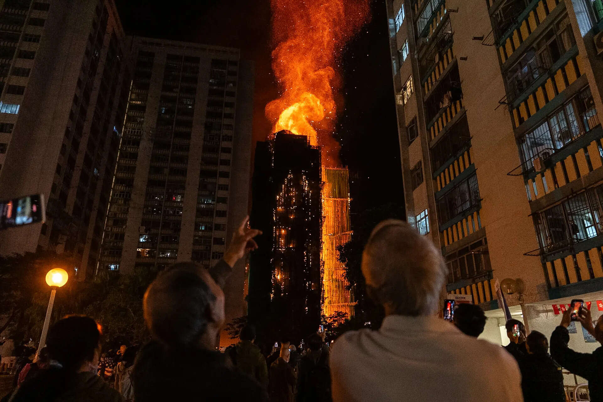 Death toll in Hong Kong high-rise fire rises to 36, with 279 people ...