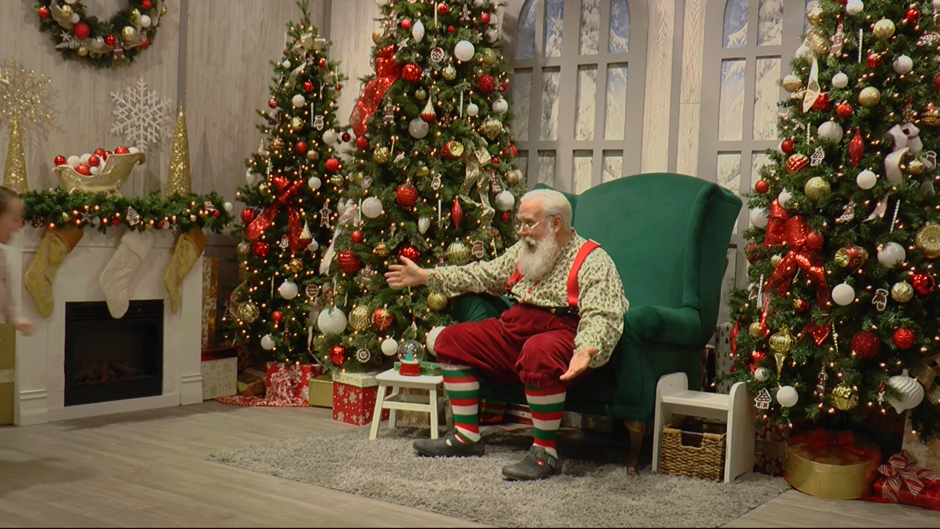 Santa Sam marks 10 years at Mall of America as part of The Santa Experience